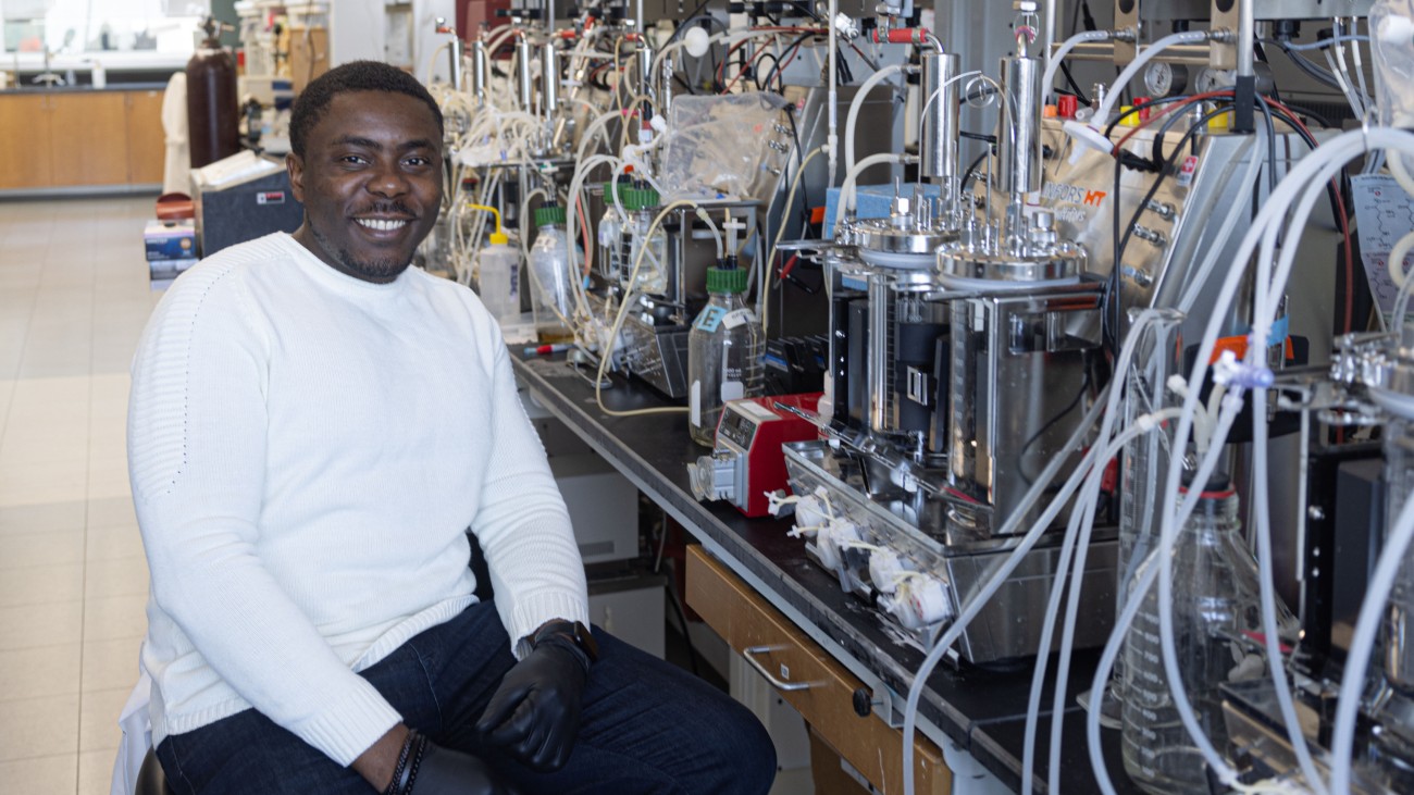 Postdoc Spotlight: Blaise Manga Enuh | Wisconsin Energy Institute
