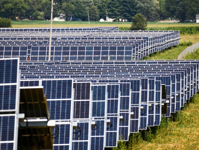 PSC approves 200MW Kenosha County solar farm with possible battery ...